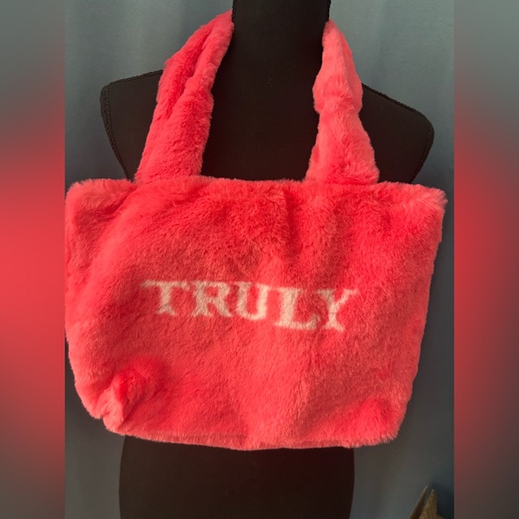TRULY | Bags | B02 Nwot Truly Pink Plush Shoulder Bag Ultra Soft Smoke ...